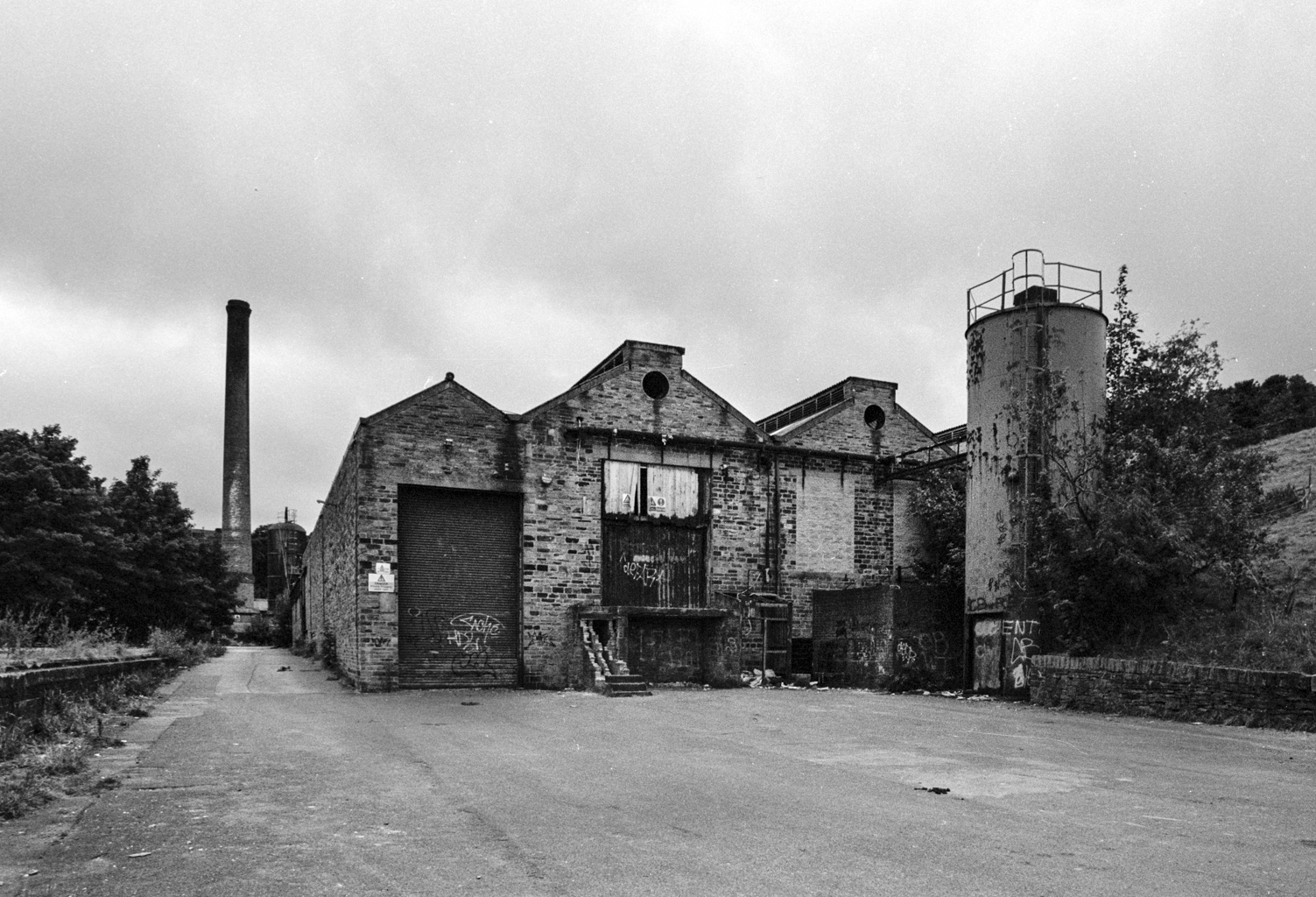 #524 – Old Negative Scans Part 4 – Royd Edge Mills – Mechanical Landscapes