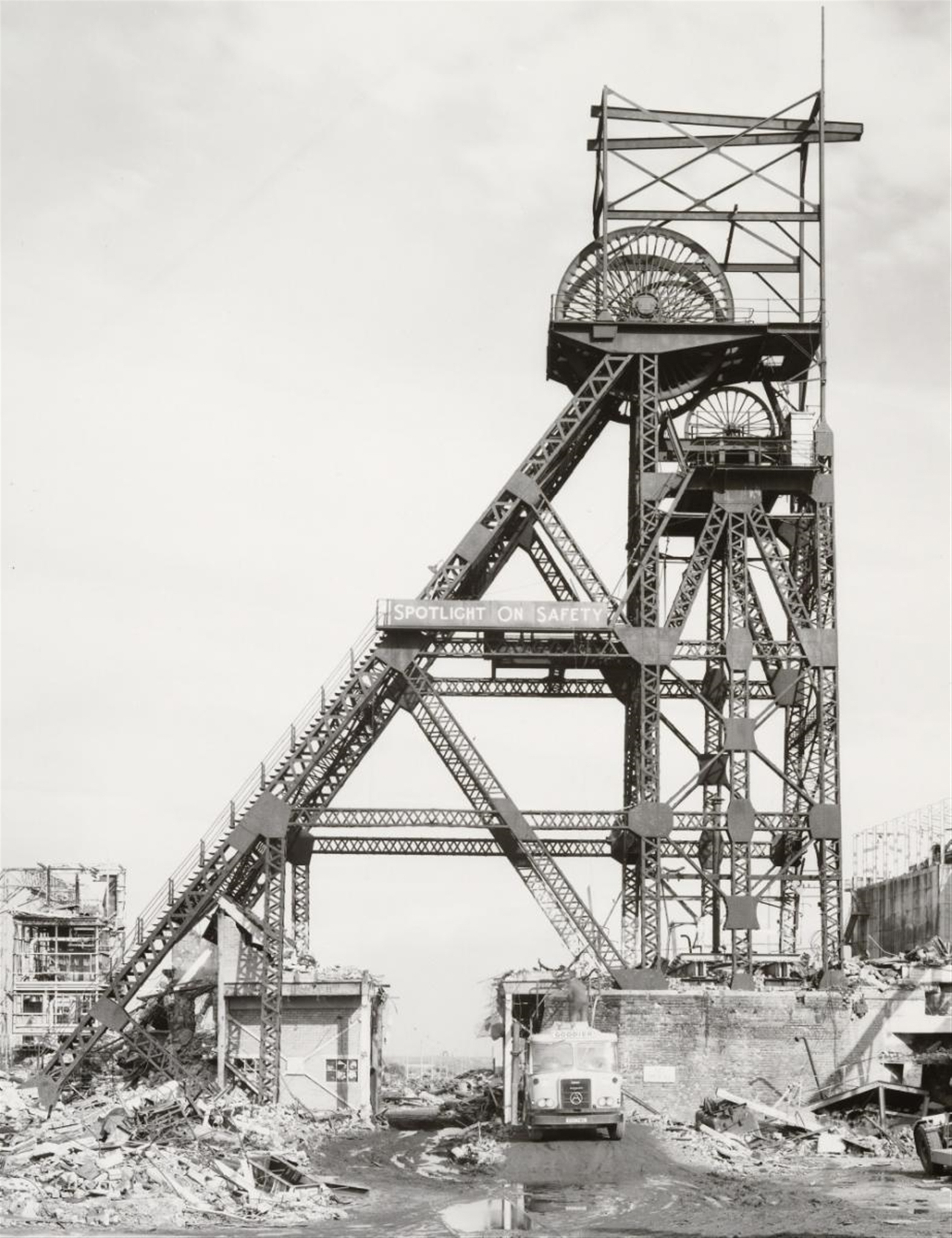 #565 – Astley Green Colliery 1 – Mechanical Landscapes